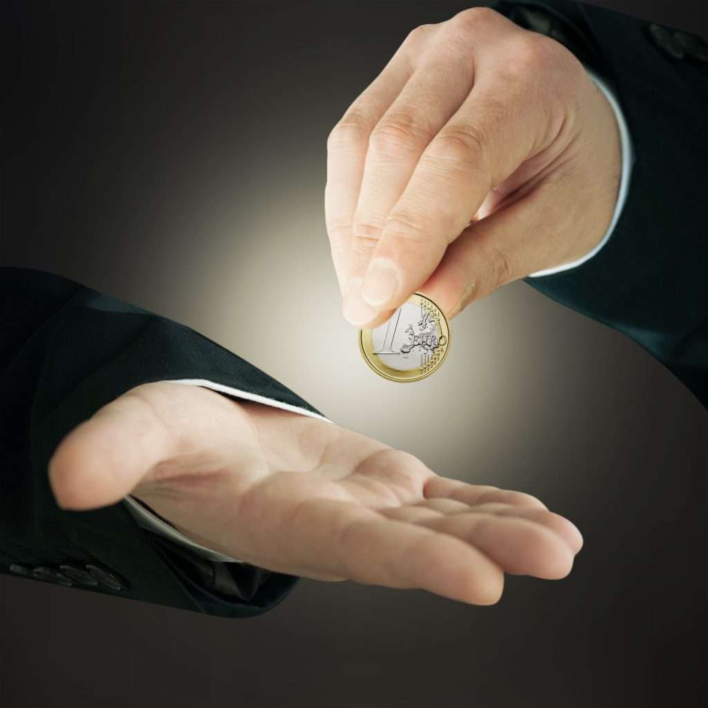 How Julian Simon Won a $1,000 Bet with "Population Bomb" Author Paul ...